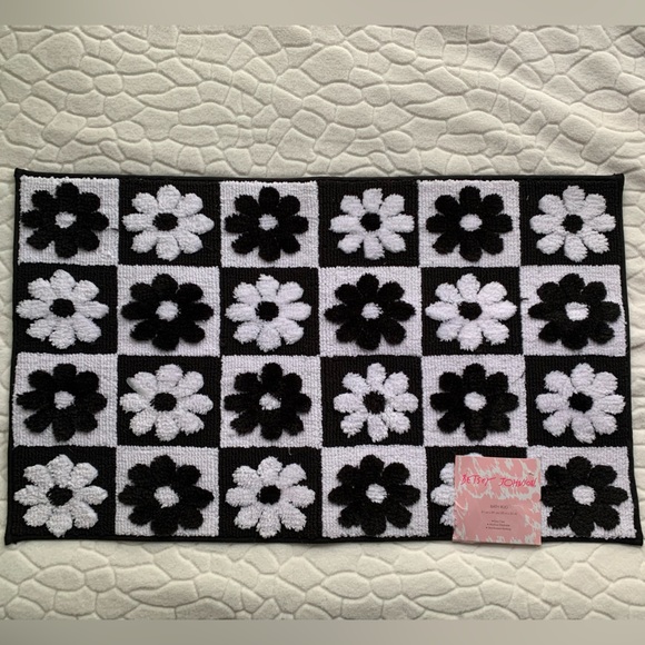 Betsey Johnson | Bath | Betsey Johnson Bath Rug 2x32in Pick | Poshmark
